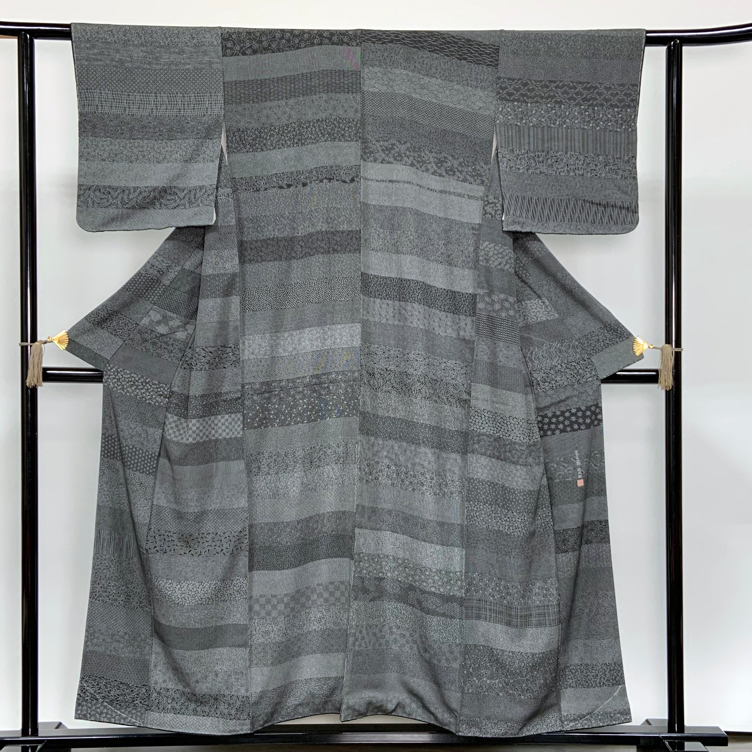 Kimono Reserve - Japanese kimono (Komon) M-size 100% silk New/ 514